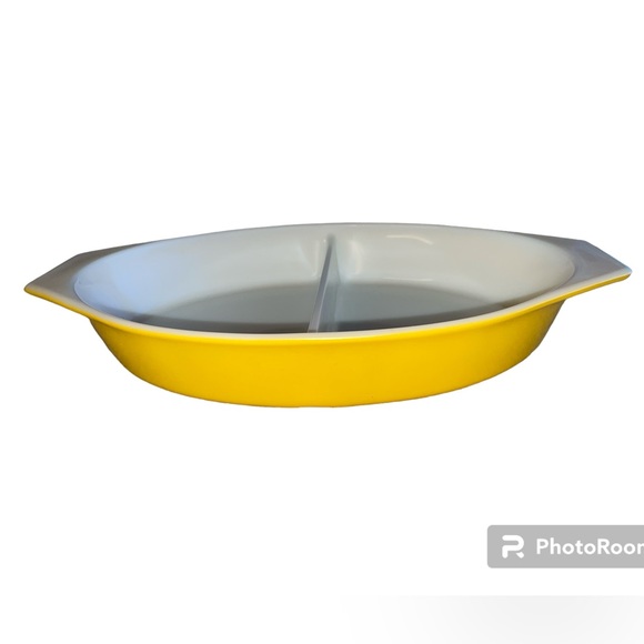 Pyrex | Kitchen | Pyrex Vintage Bright Yellow Qt Divided Casserole Dish ...